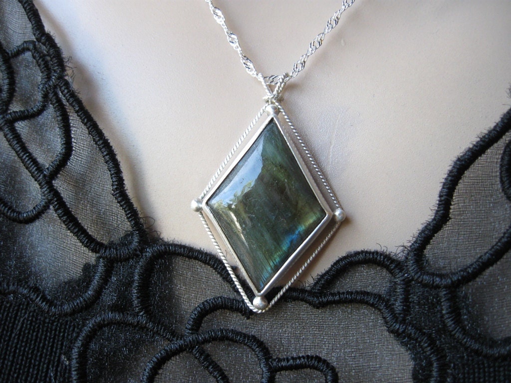 Silver Labradorite Necklace- Metal Work - Etsy