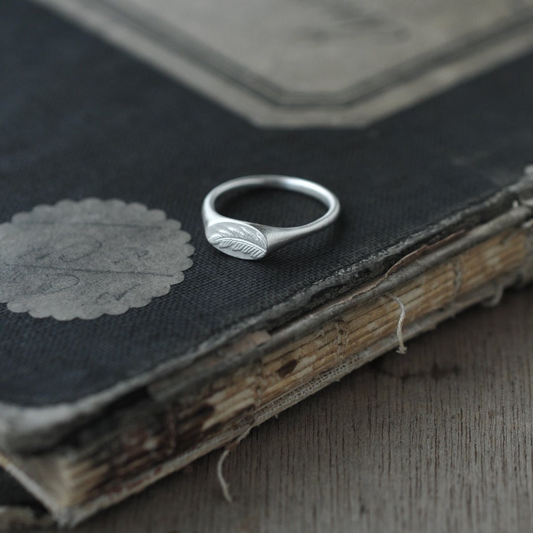 Silver Fern Signet Chevaliere Ring - Etsy