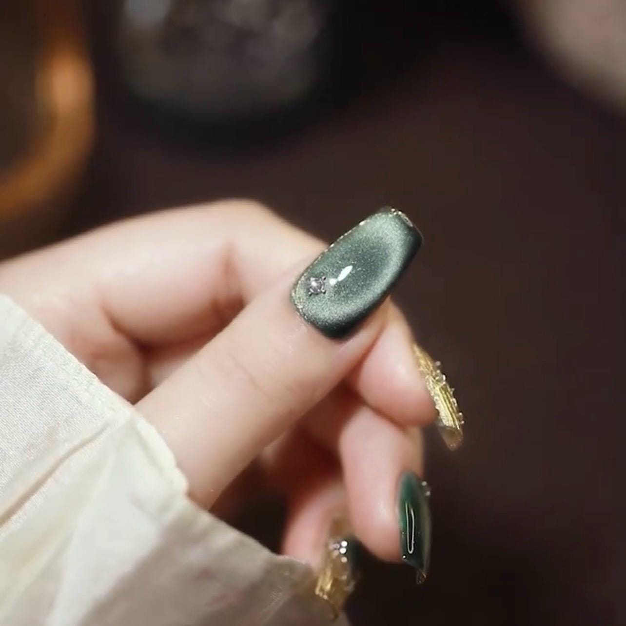 Cat Eye Flashy Elegant Style Press-on Nails Medium-length Shiny Press ...