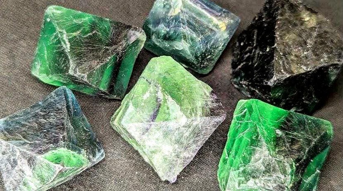 Fluorite Octahedron Natural Geometric Formation Crystals- Blue-green (4 ...