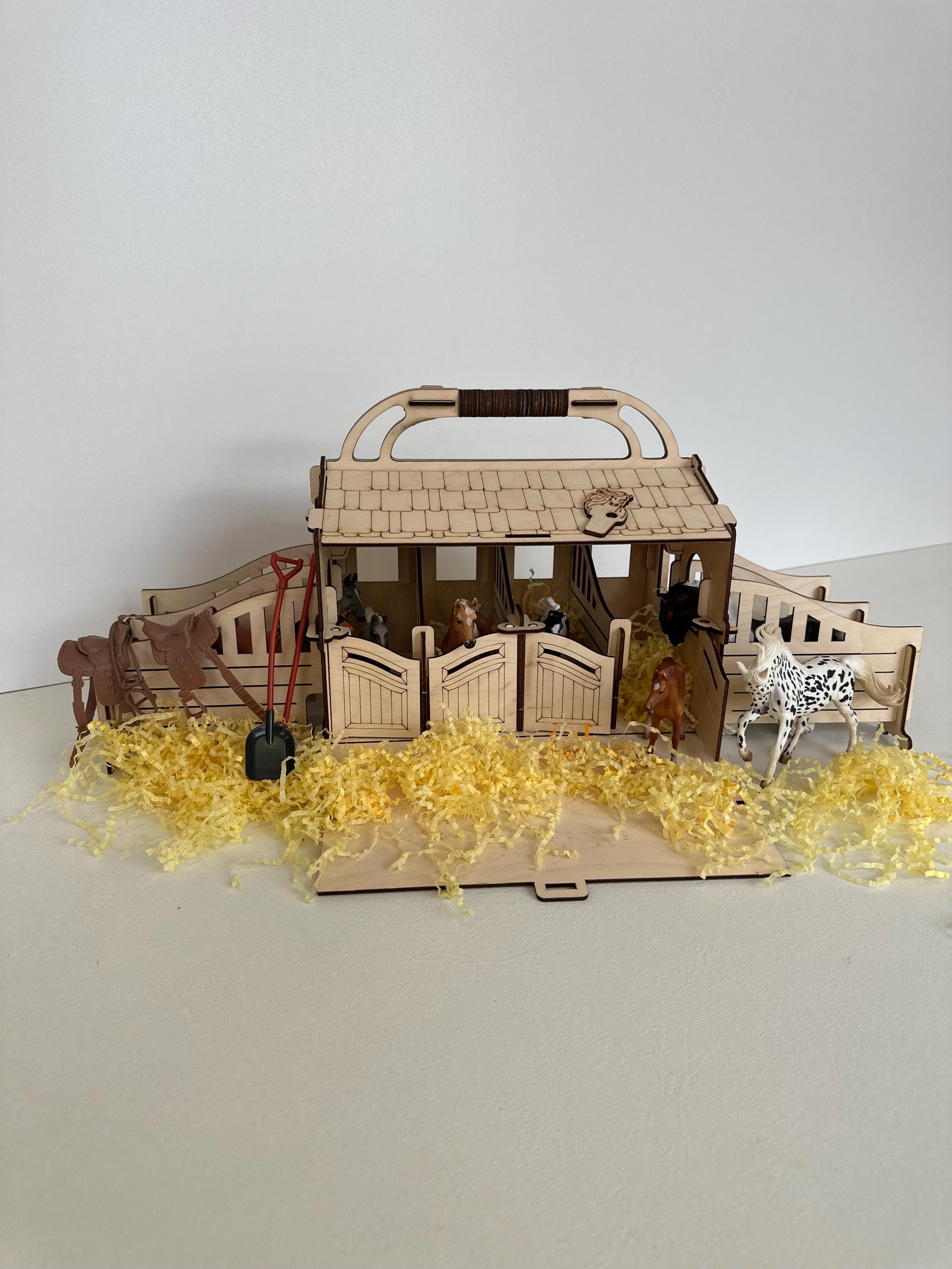 Stable - Chest of Portable Horse Stables Schleich Breyer Collecta ...