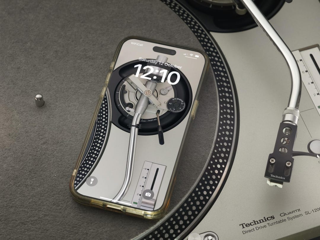 DJ iPhone Wallpaper Technics Turntable Phone Background Classic DJ ...
