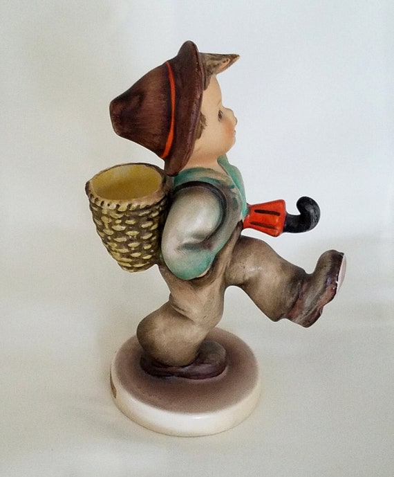 Hummel boy with umbrella store