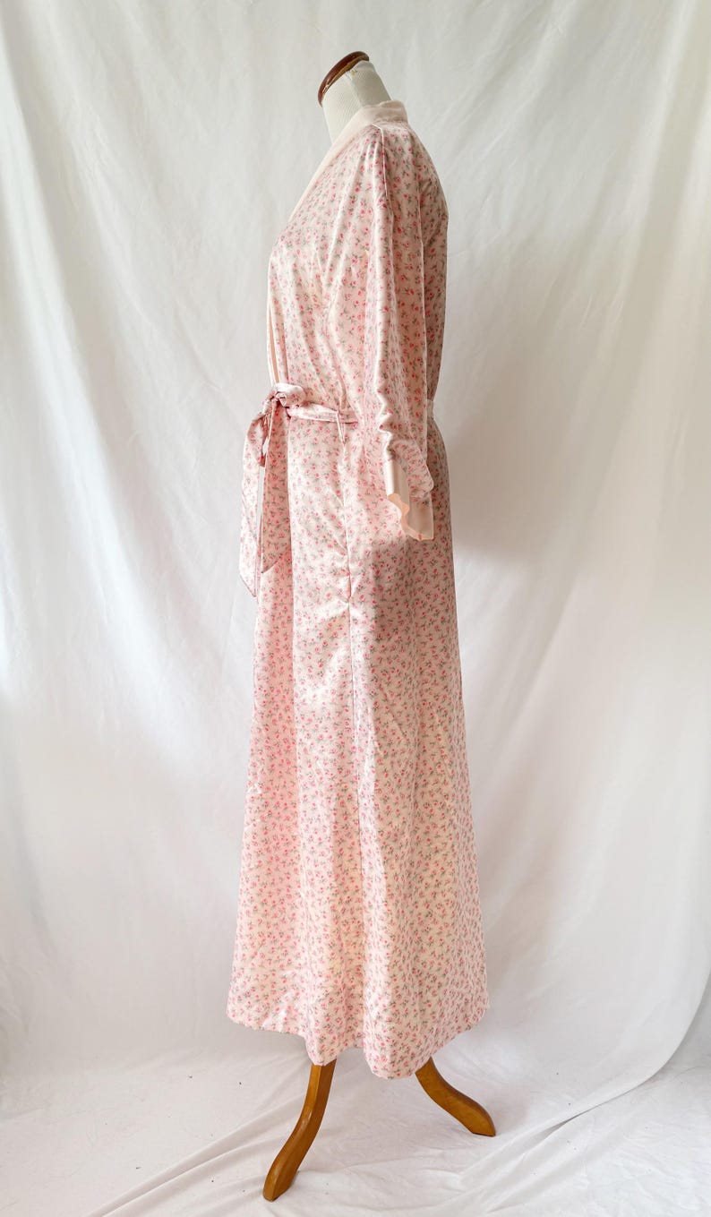Vintage Pink Flower Satin Robe by Flo Weinberg - Etsy