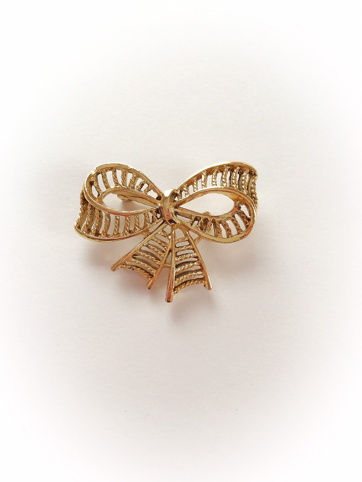Vintage Bow Brooch Gold Tone Metal - Etsy