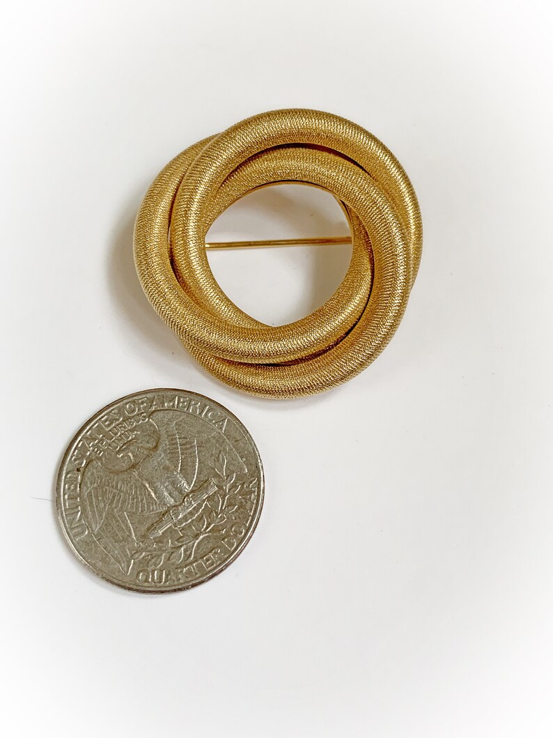 Vintage Gold Tone Metal Coil Circle Brooch - Etsy