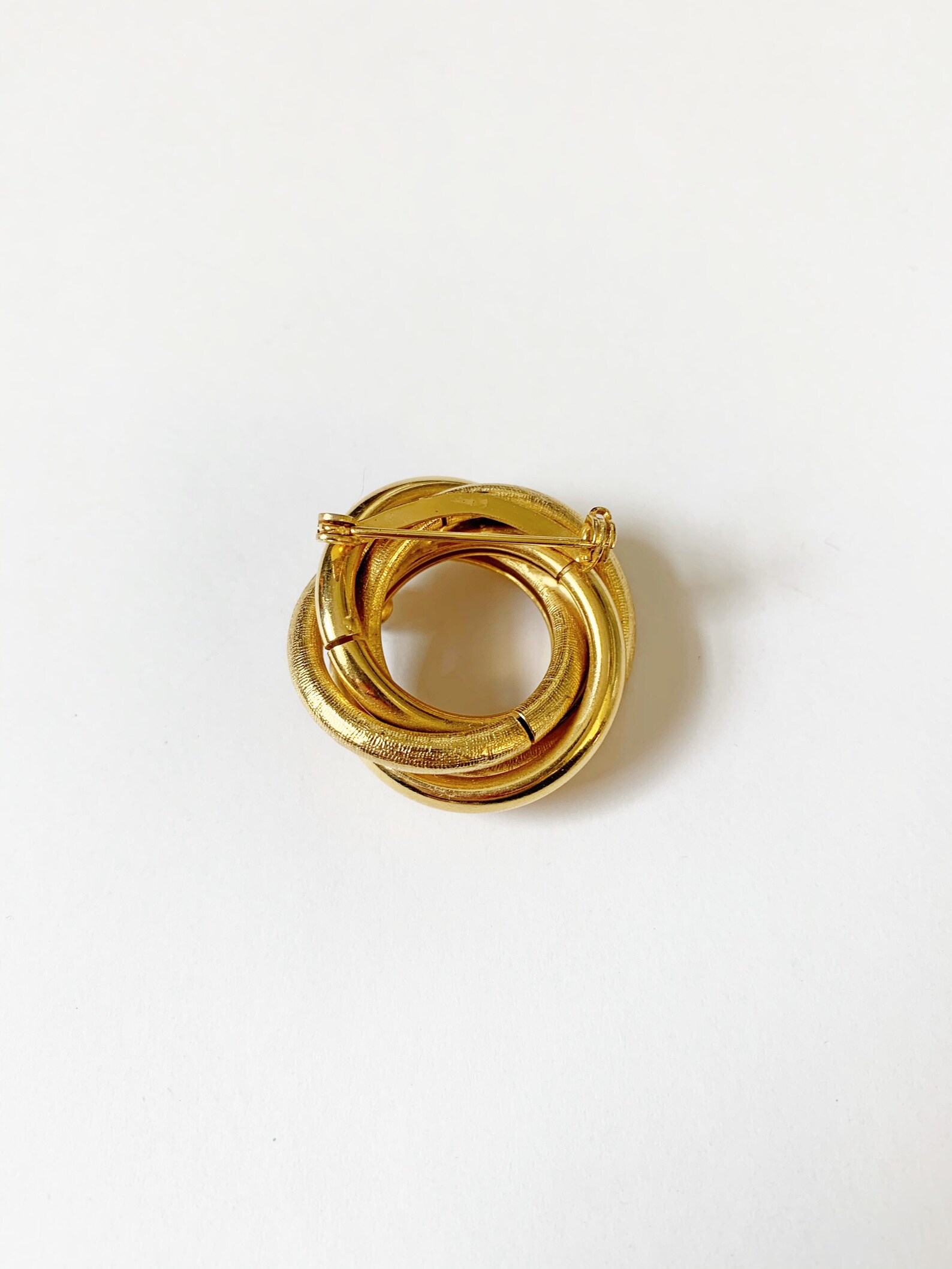 Vintage Gold Tone Metal Circle Brooch With Faux Pearl Accent - Etsy