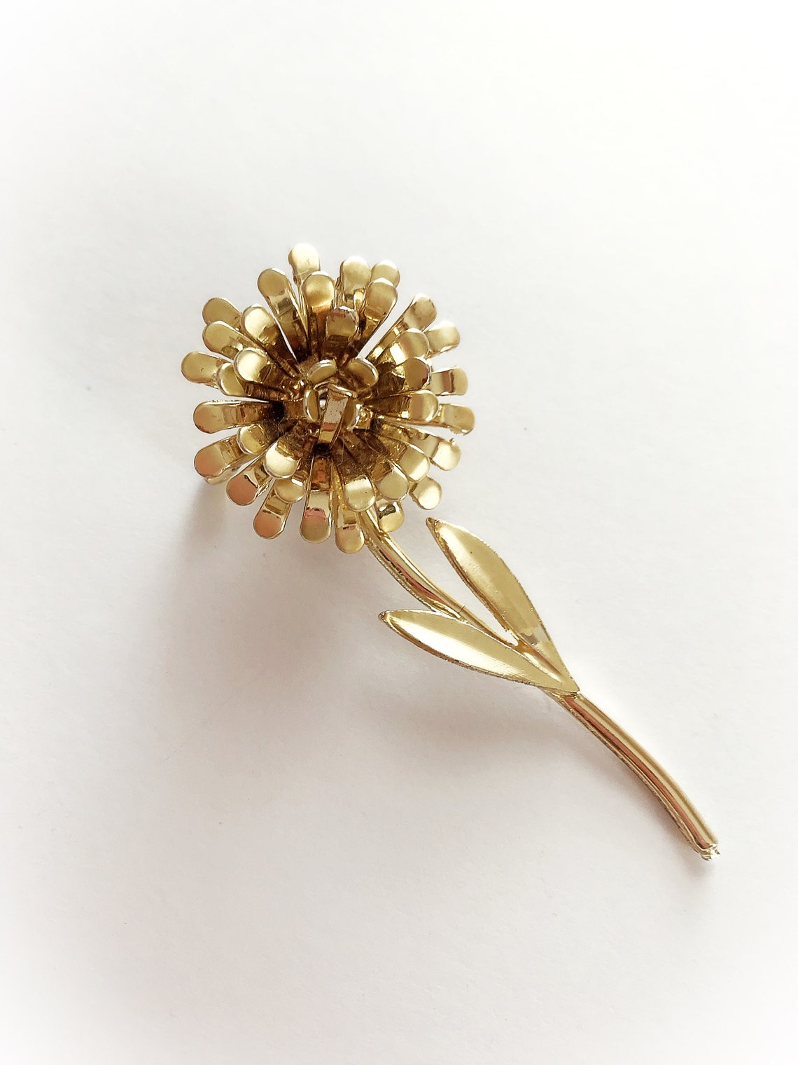 Vintage Gold Tone Flower Brooch - Etsy