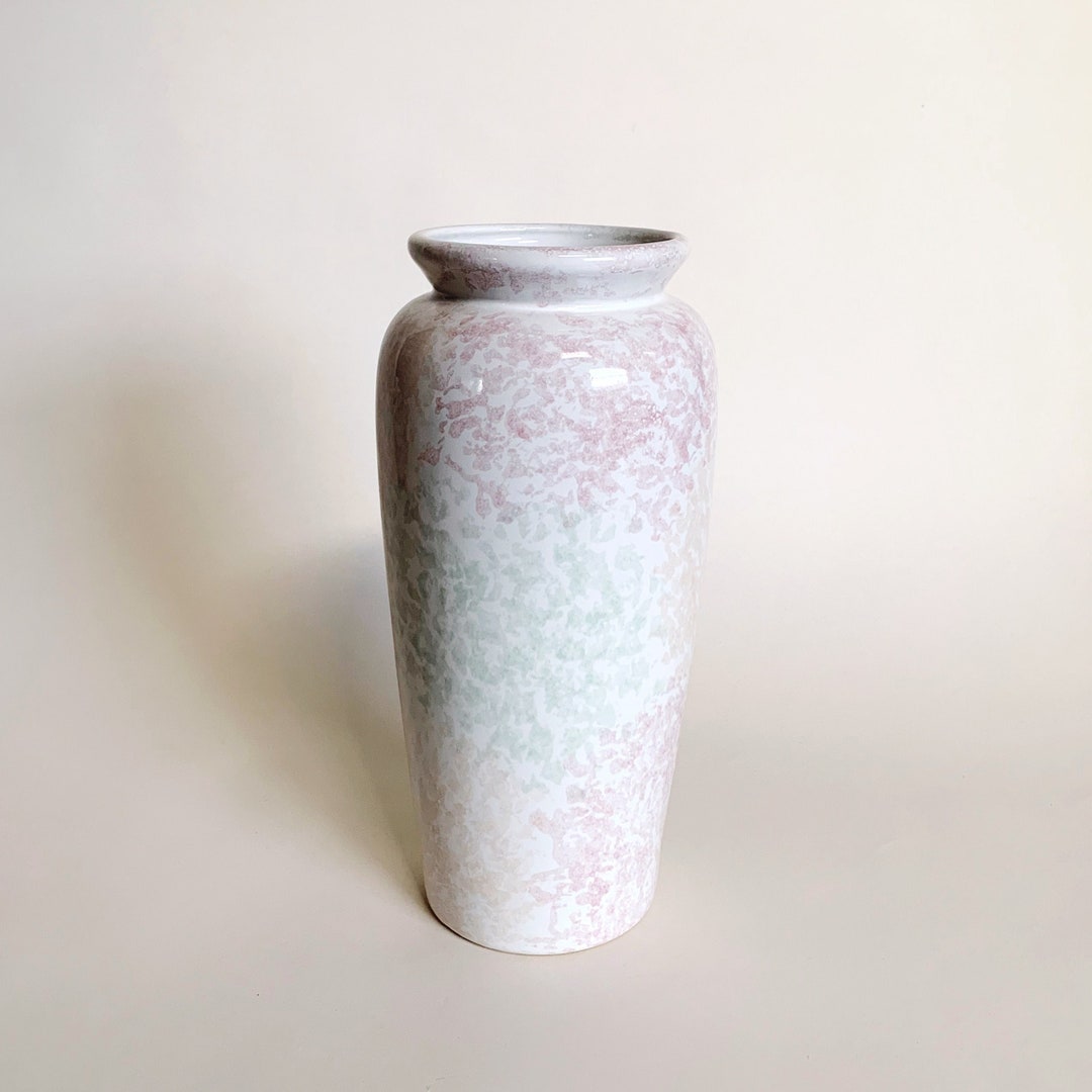 PASTEL SPONGE VASE // by Harris Potteries Chicago - Etsy
