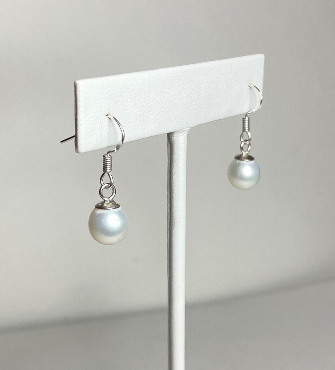 Simple Cultured Nucleated Freswater White Edison Pearl Solitaire Dangle ...