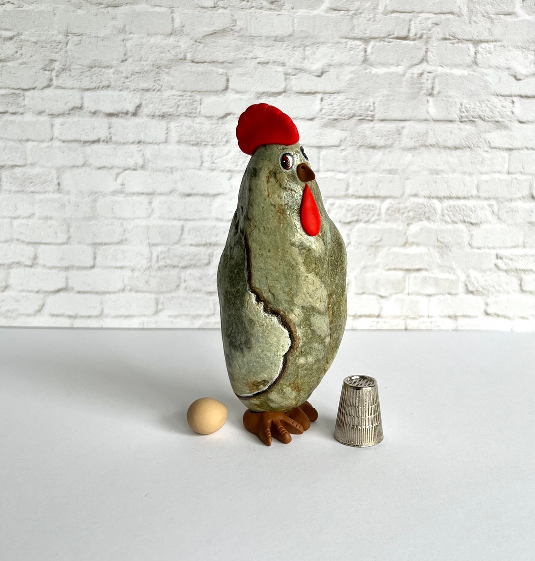 Hand Painted Natural Rock, Rock Hen. Painted Stone. Pebble Art, Rock ...