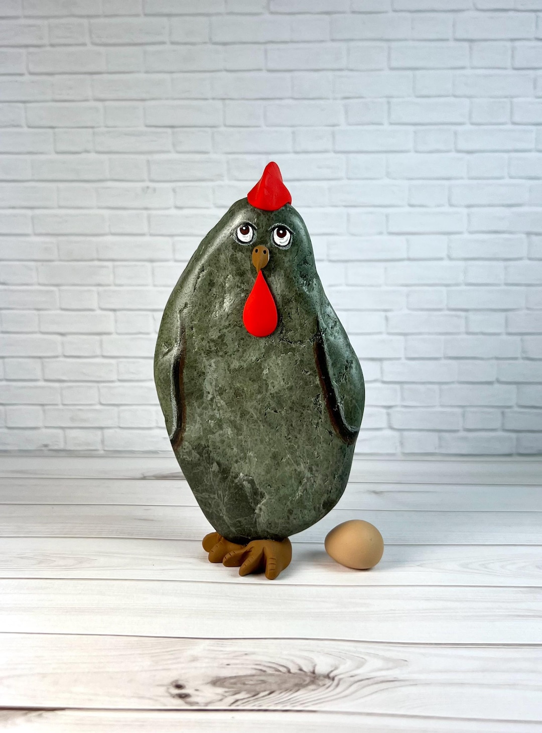 Hand Painted Natural Rock, Rock Hen. Painted Stone. Pebble Art, Rock ...