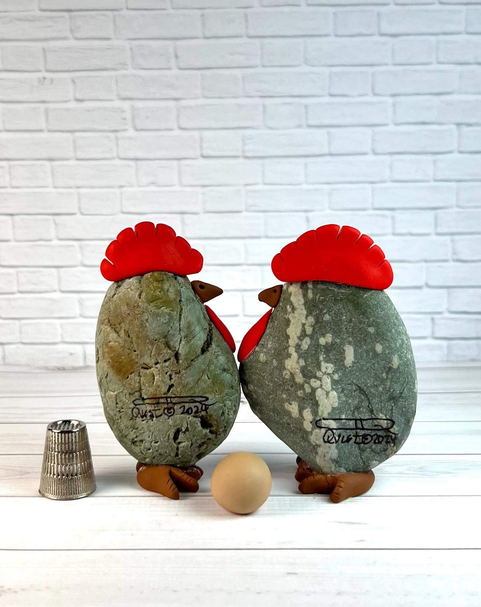 Chicken Couples, Painted Rock, Painted Stone, Pebble Art, Rock Chickens ...