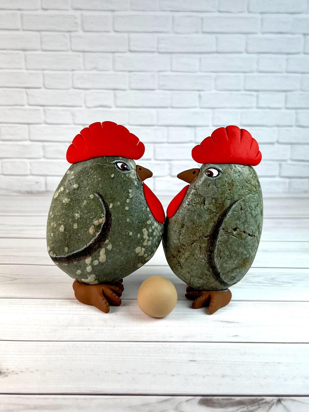 Chicken Couples, Painted Rock, Painted Stone, Pebble Art, Rock Chickens ...