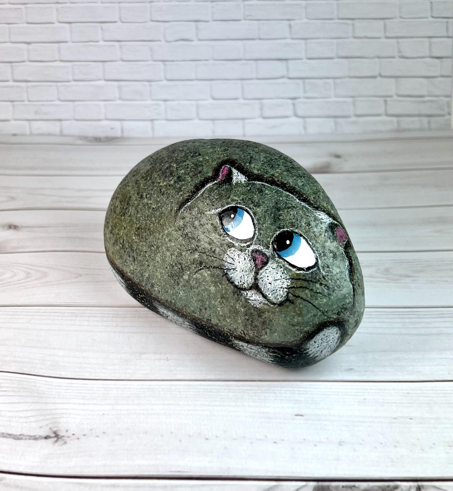 Hand Painted Natural Rock Cat. Painted Stone. Pebble Art. Cat. Rock ...