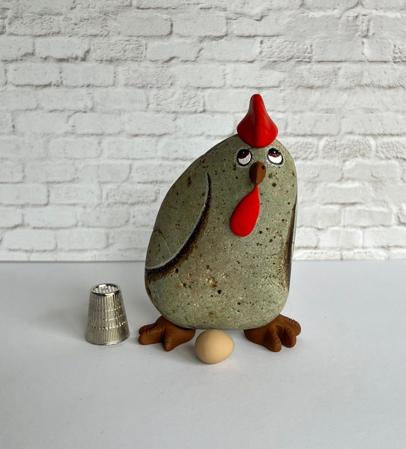 Hand Painted Natural Rock, Rock Hen. Painted Stone. Pebble Art, Rock ...
