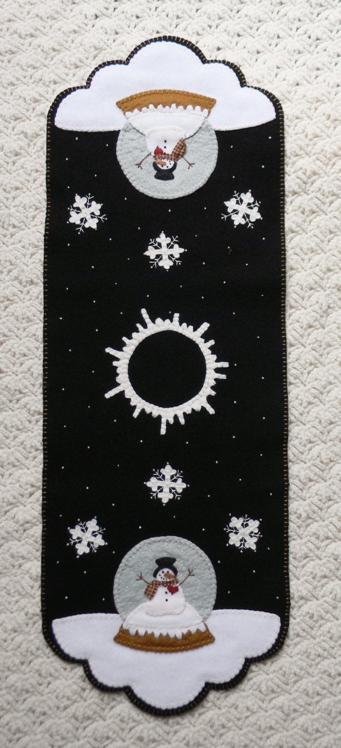 A Winter World Penny Rug Table Runner/candle Mat DIGITAL Pattern - Etsy