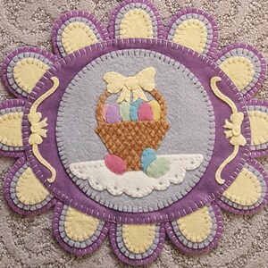 A Tisket A Tasket~easter Basket Penny Rug Table Mat MAILED PATTERN - Etsy