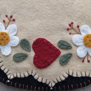 Daisy Chain~ Spring & Summer Penny Rug/candle Mat, Chair Swag and Mini ...