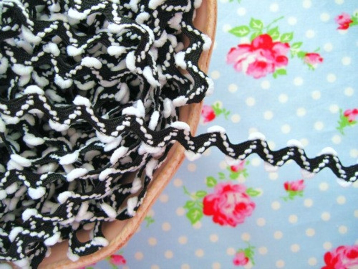 Pom Pom Ric Rac Cookies and Cream Trim 5/8 Inch 1 Yard - Etsy