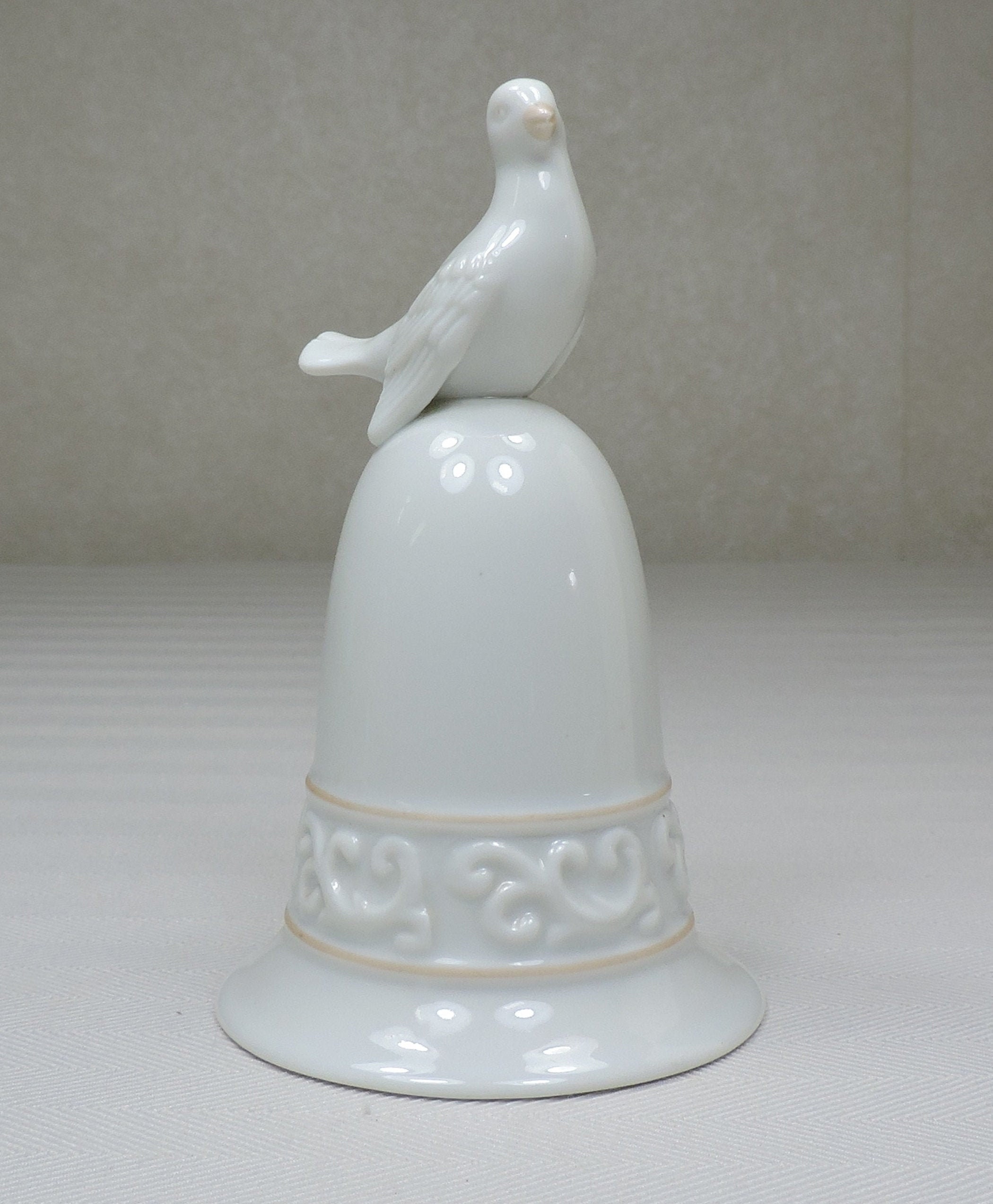 Vintage Avon Bell With Dove Circa 1981 - Etsy