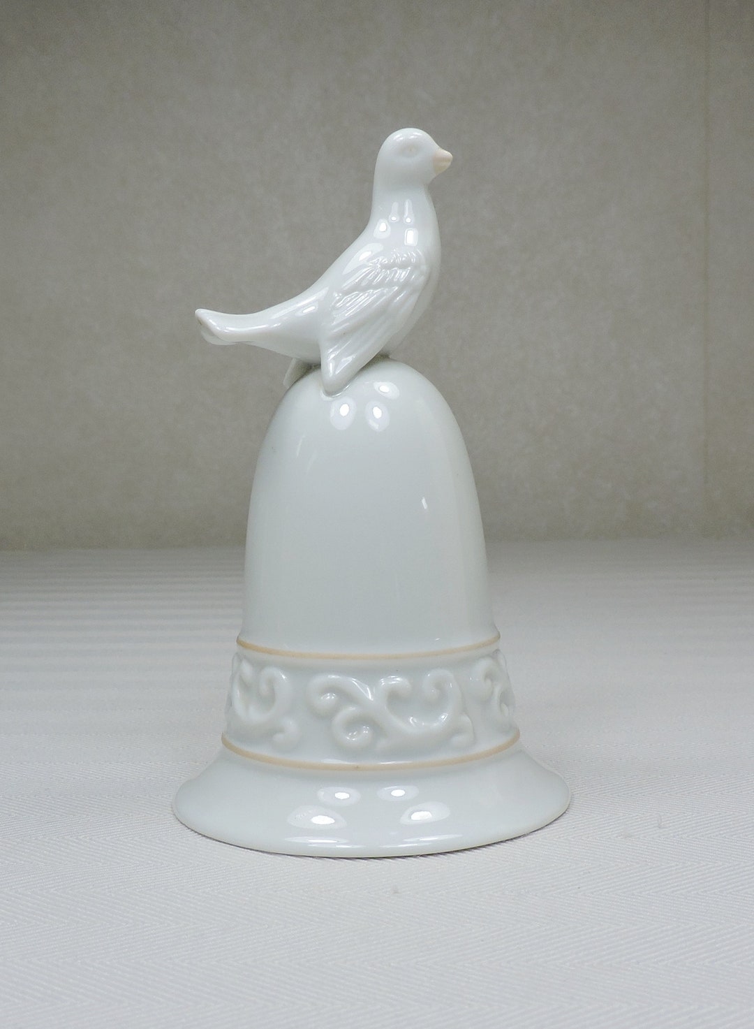 Vintage Avon Bell With Dove Circa 1981 - Etsy
