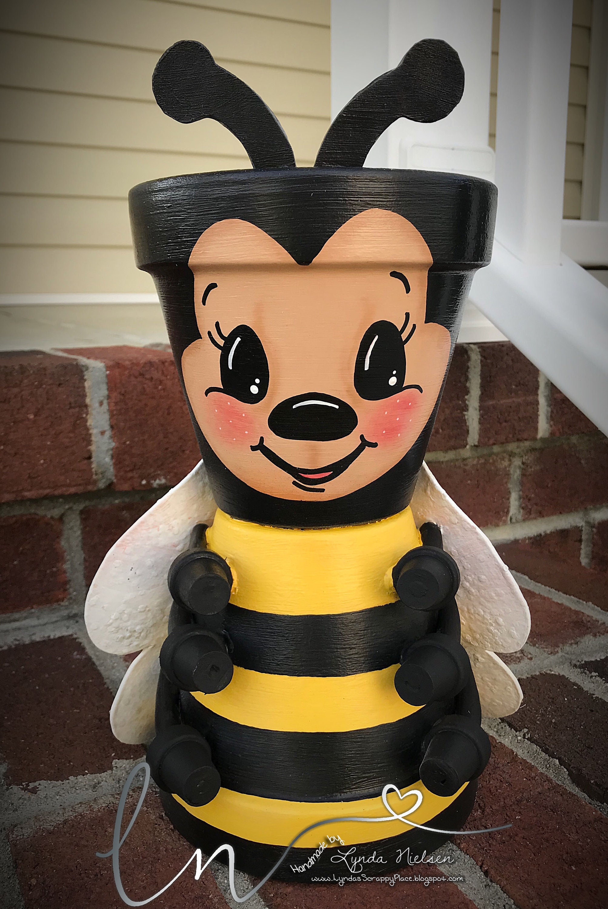 Clay Pot BUMBLE BEE Hand Painted Terra Cotta Pots Pot Heads | Etsy