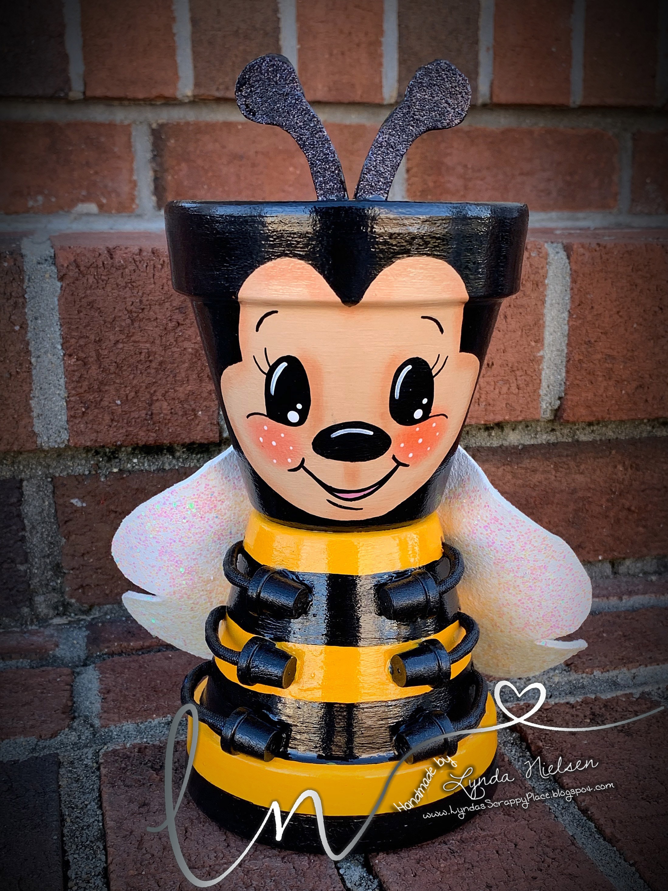 Clay Pot BUMBLE BEE, Hand Painted Terra Cotta Pots, Pot Heads - Etsy