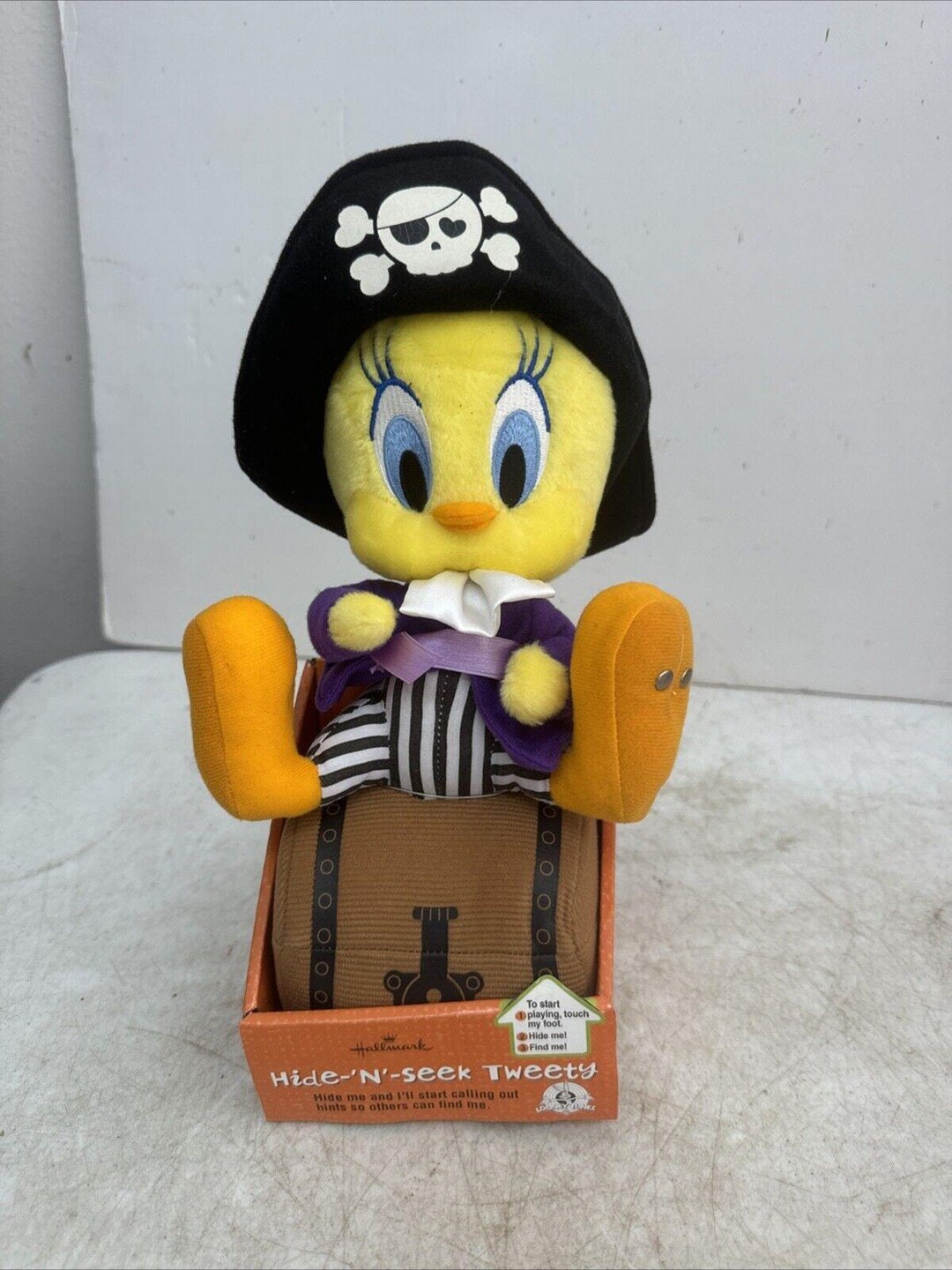 Hallmark Pirate Tweety Bird Hide and Seek Treasure Chest 11 Plush Works ...