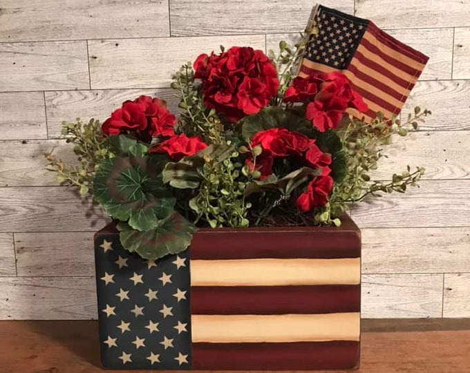 Primitive Americana Box Geranium Arrangement With American Flag - Table ...