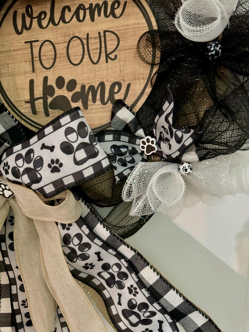 Dog Paw Print Plaid Black and White Welcome to Our Home Wreath - Dog ...