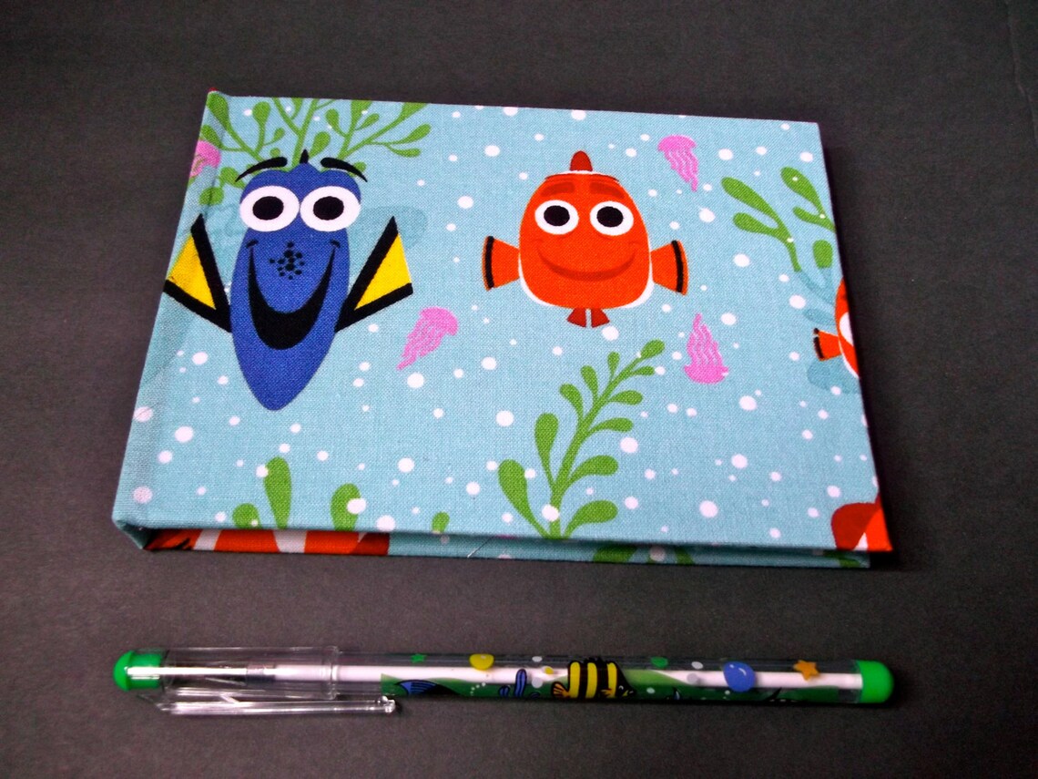 Disney Finding Dory Nemo Autograph Book Bag With Book Bag and Pen ...