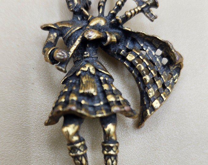 Vintage Highland Bagpiper Lapel Pin - Etsy