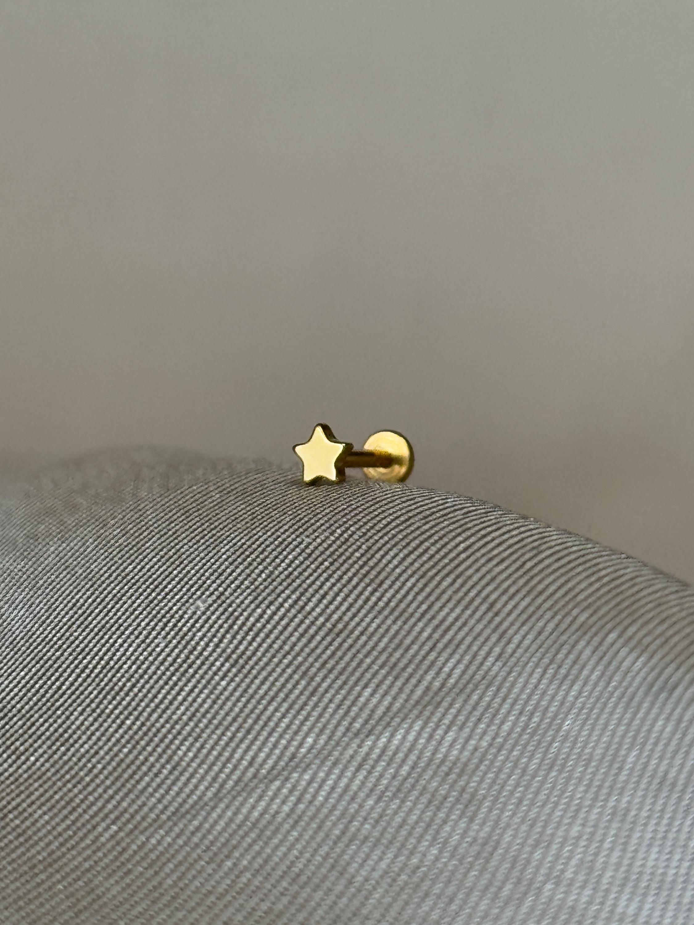 Star Threadless Push Pin Earring • Titanium Flat Back Stud • 20G 18G ...