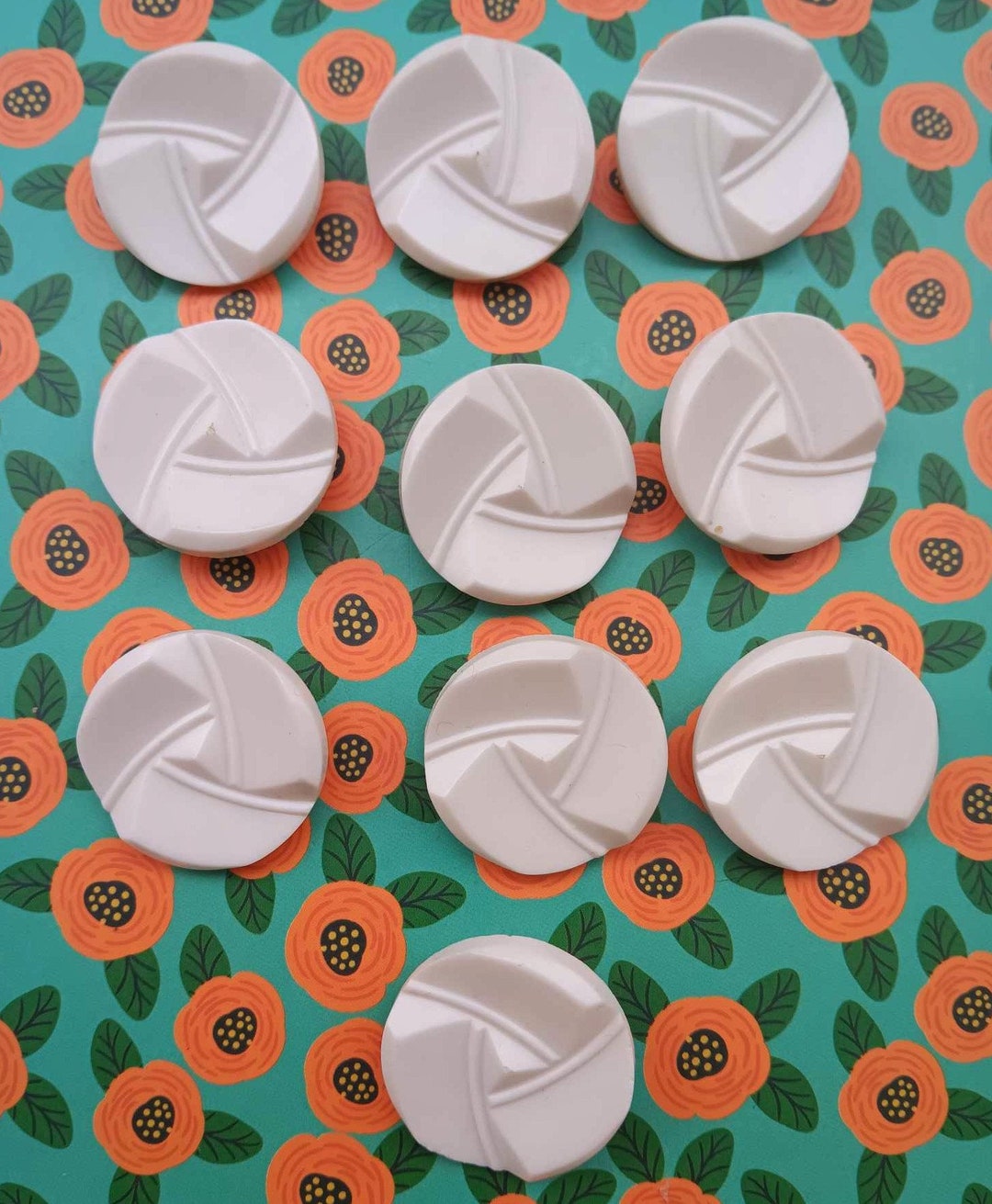 7 Large White Vintage Buttons - Etsy