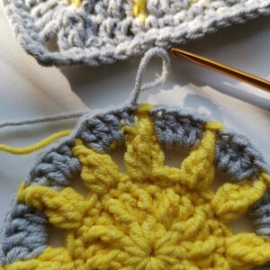 Sun Granny Square Crochet Pattern: Yellow & Gray Motif (PDF Pattern) - Etsy