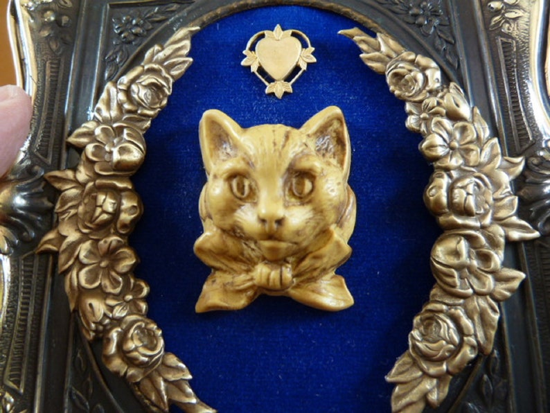 Framed Cameo Cat Head Ivory Victorian Scrolled Floral Design - Etsy