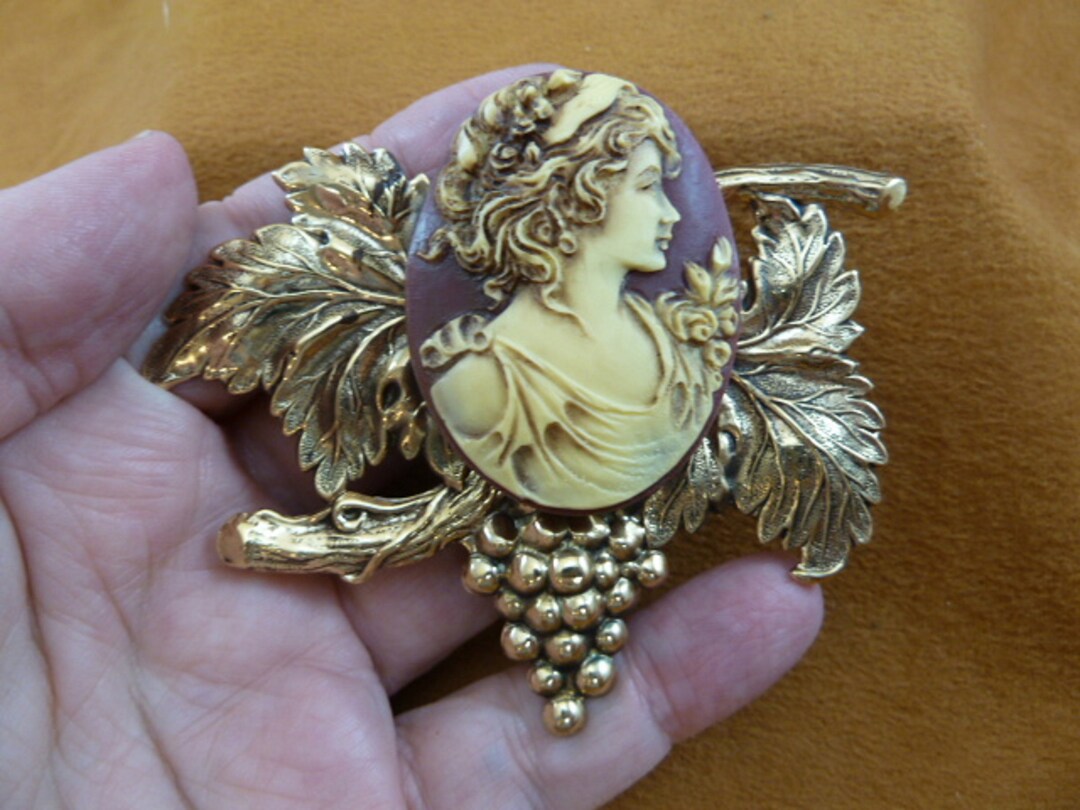 Noble Lady With Flowers Flower in Her Hair Shoulder Ivory + Burgundy ...