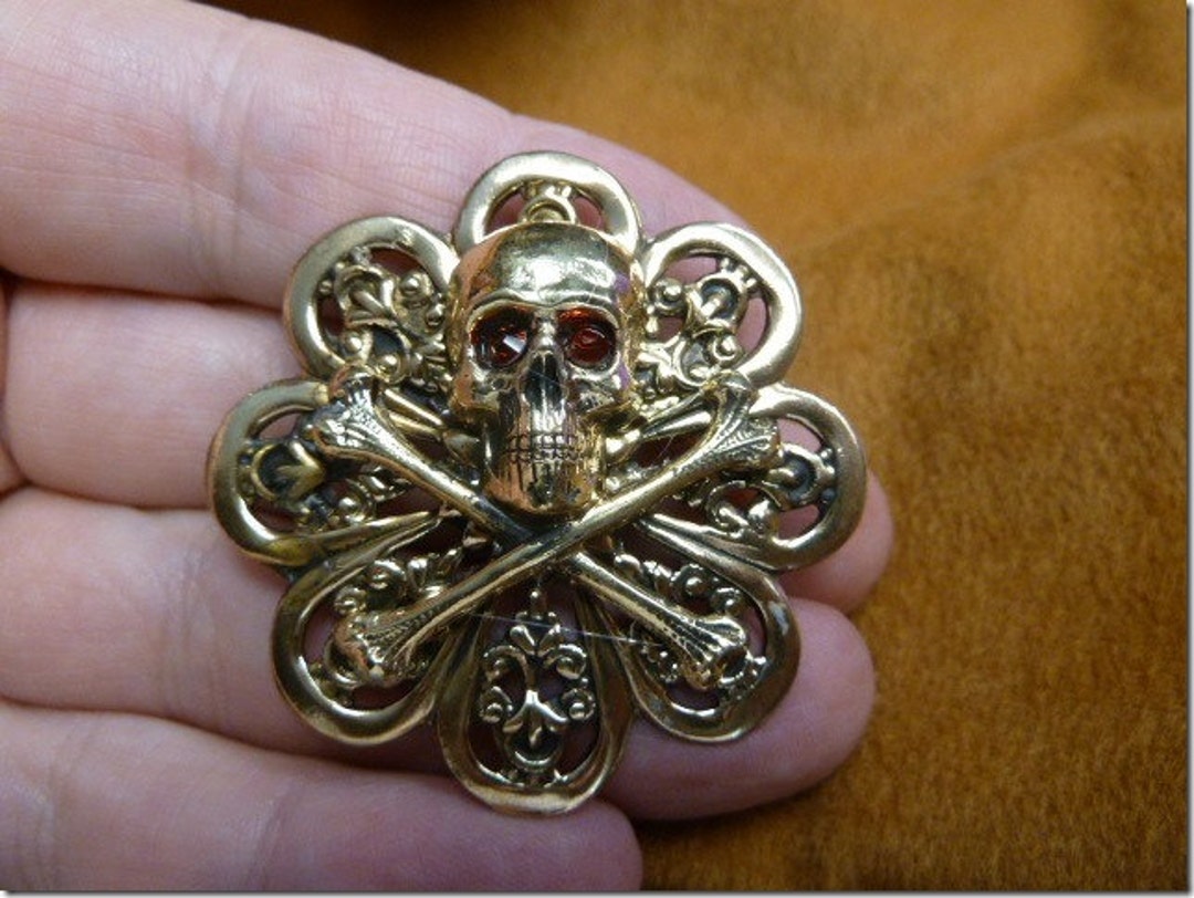 Red Eyed Skull and Crossbones Bones Cross Love Pirate Scrolled ...