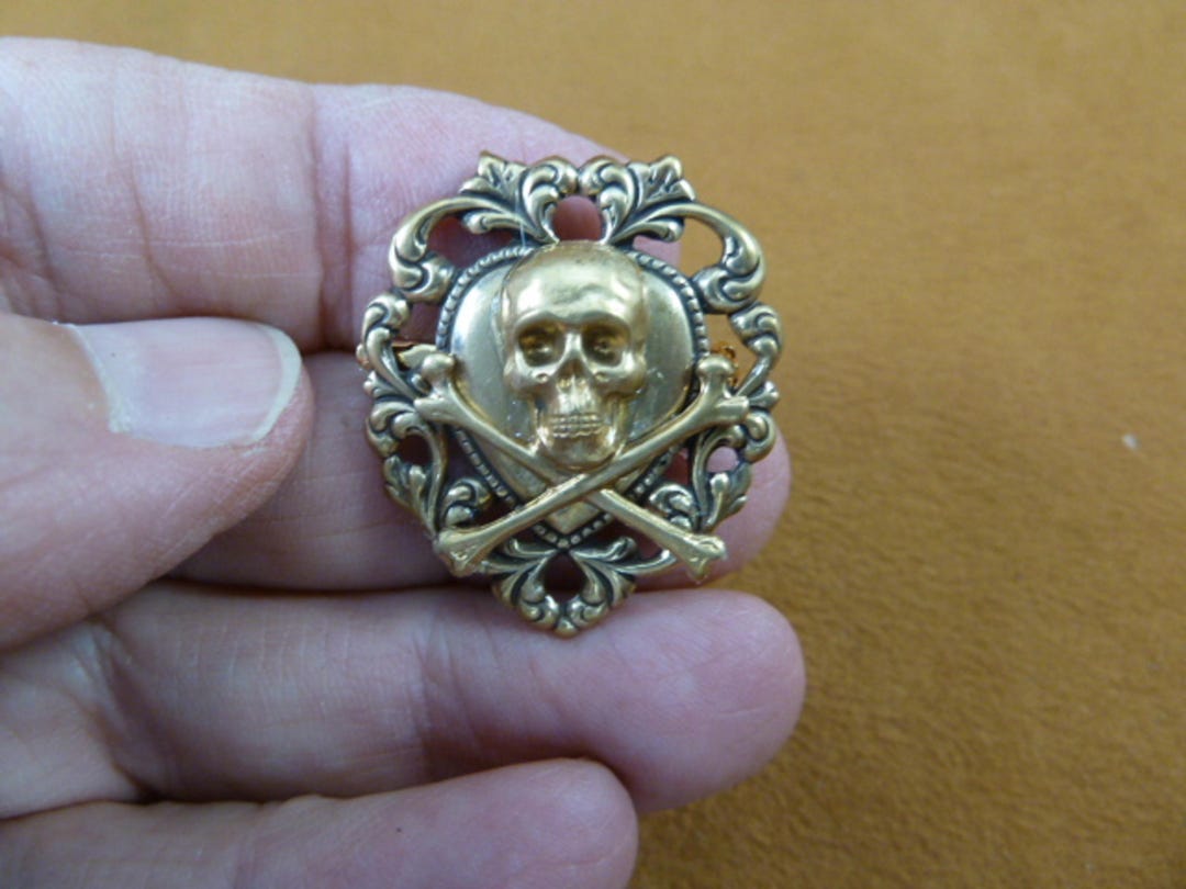 Skull Crossbones Love Pirates Pirate Jolly Roger Filigree Scrolled ...