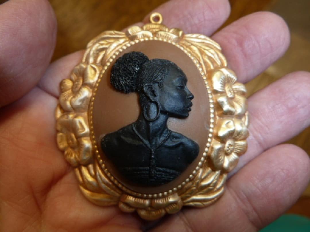 RARE African American LADY Brown + Black Oval CAMEO Brass Pin Pendant ...