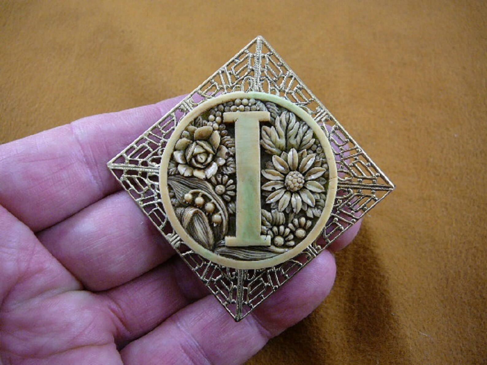 Letter I i Initial With Daisy Roses Rose Lily of - Etsy