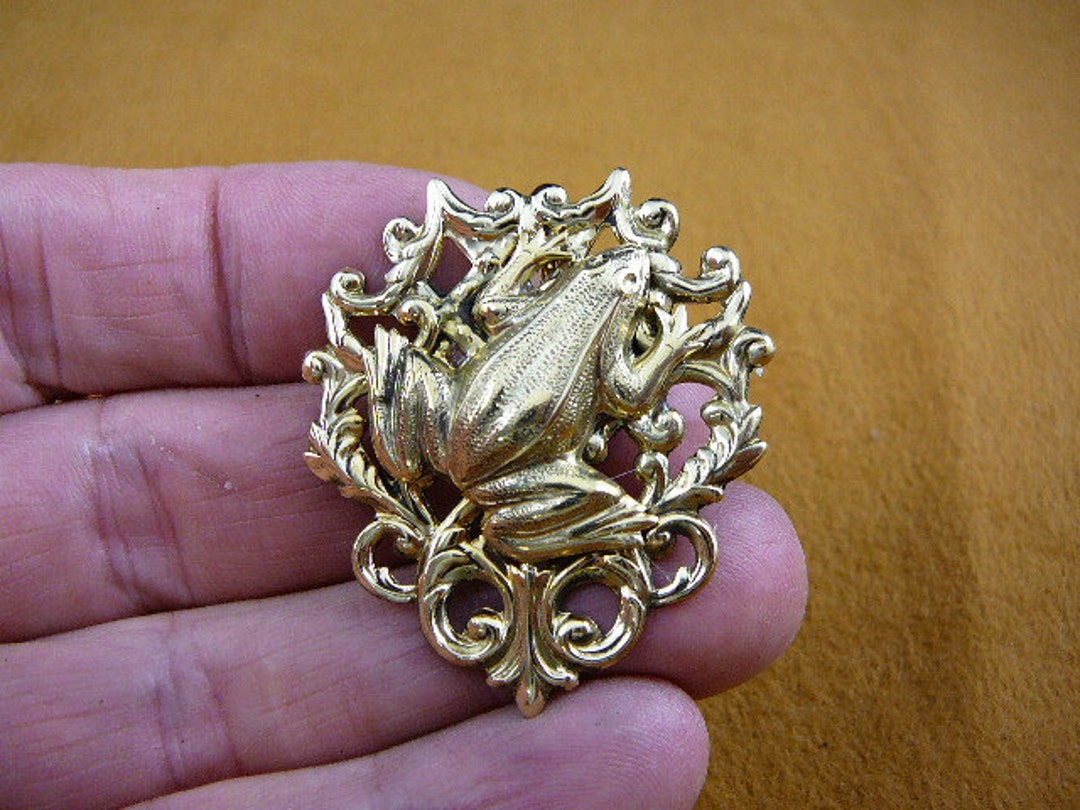 Frog Pond Sitting Baby Frogs Pin Pendant Amphibian Victorian BRASS ...