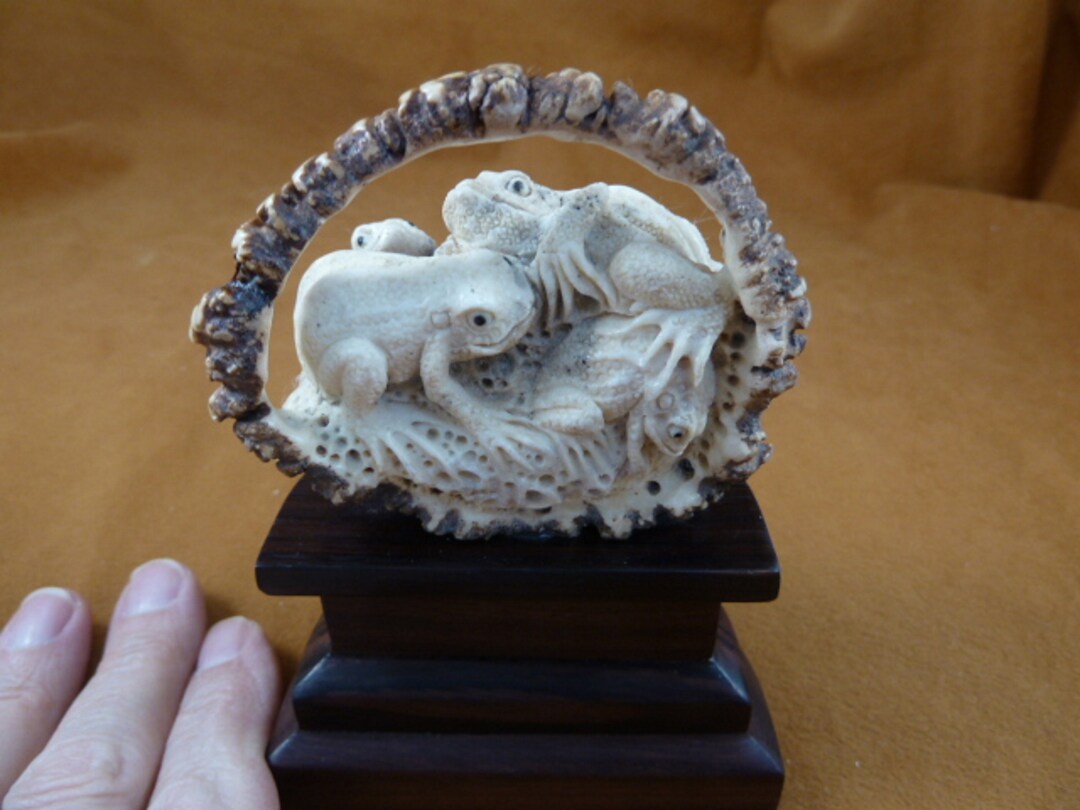 Little Colony of 4 Frogs of Shed ANTLER Figurine Bali Detailed Carving ...