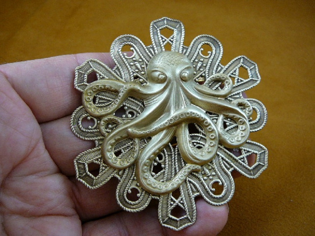 Octopus Octopuses Ocean Deep Sea Lover Round Brass Pin Pendant Repro ...