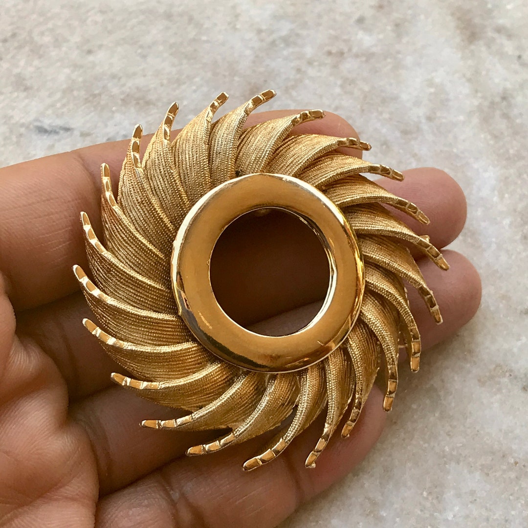 Vintage Signed HAR Spiral Goldtone Brooch Swirl Brooch - Etsy