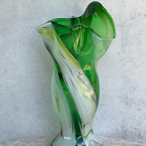 Vintage Handblown Art Glass Swirl Ruffled Rim Vase - Etsy