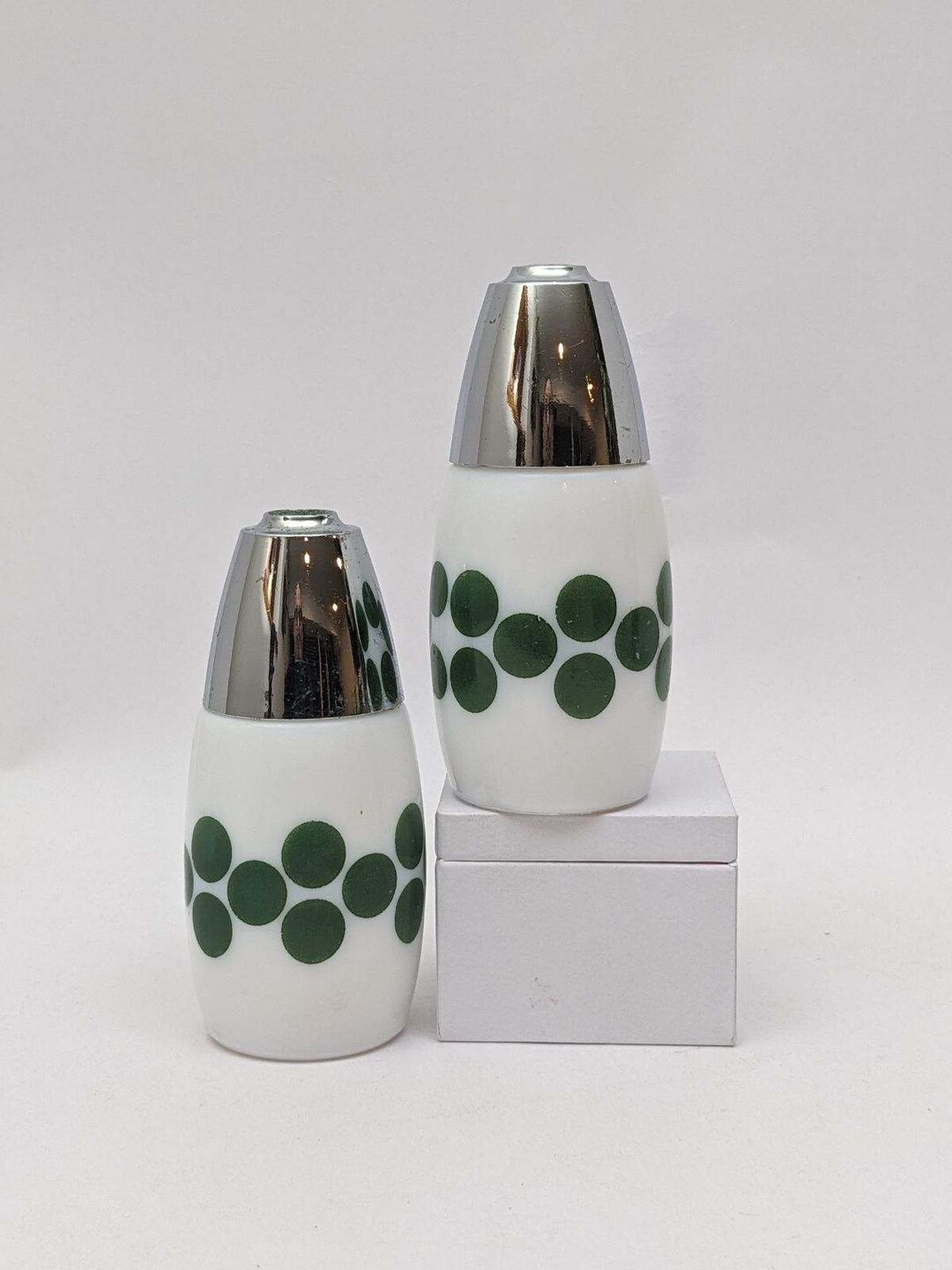 Salt and Pepper Shakers Green Dot Gemco Westinghouse - Etsy