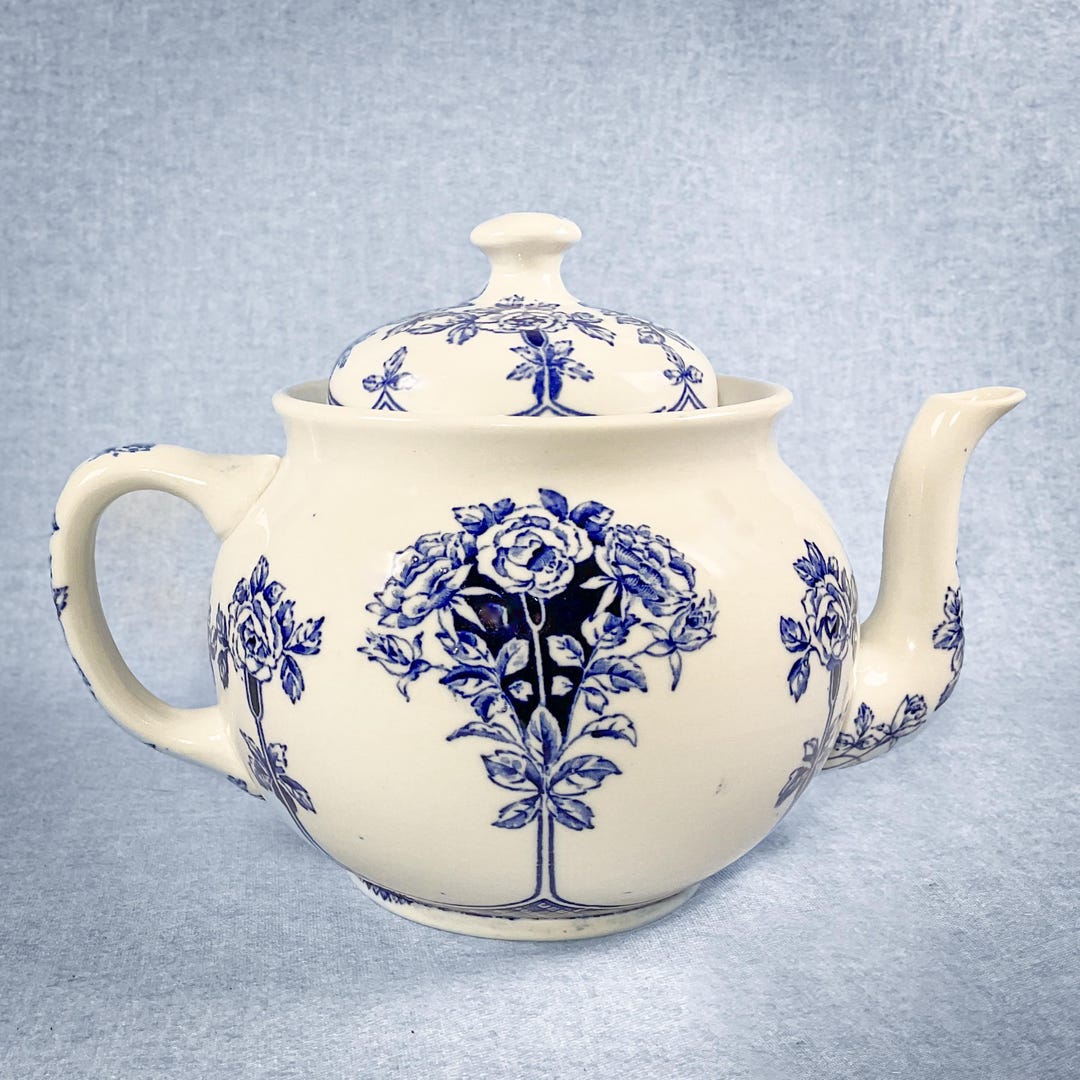 Vintage Buffalo Teapot in the Argyle Pattern From 1914 in a Rich Flow ...