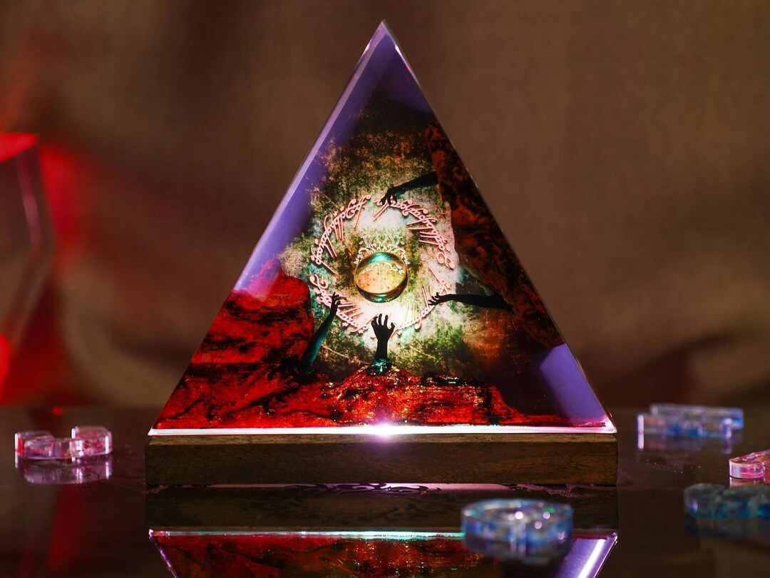 Lord of the Rings Resin Lamp | One Ring Triangle Diorama | LOTR LED ...